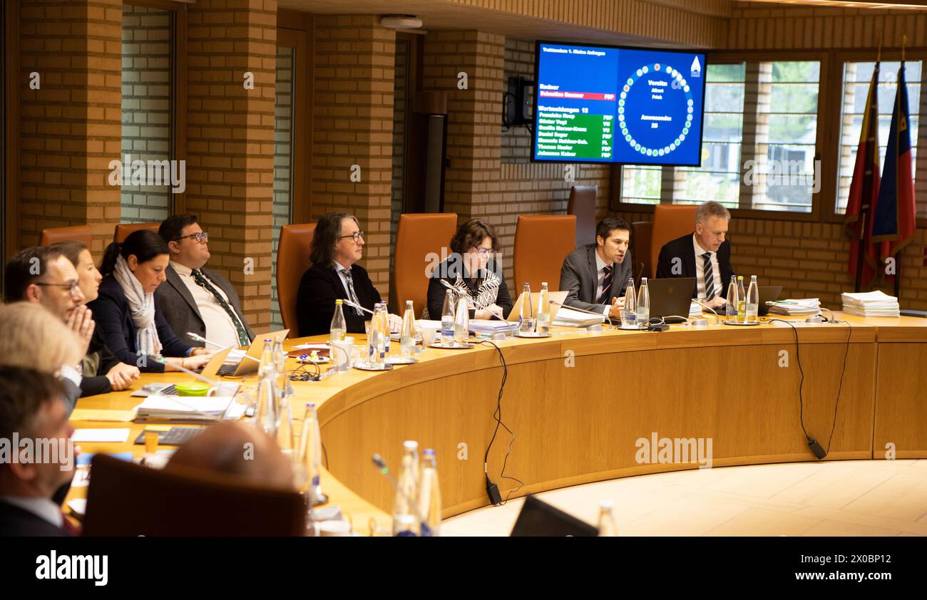 Members of parliaments hi-res stock photography and images - Alamy
