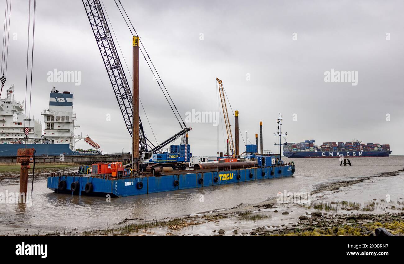 11 April 2024, Schleswig-Holstein, Brunsbüttel: The structural work for ...
