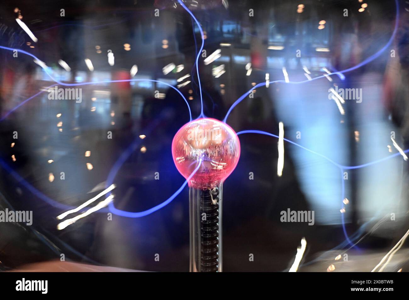 Fusion reactor model hi-res stock photography and images - Alamy