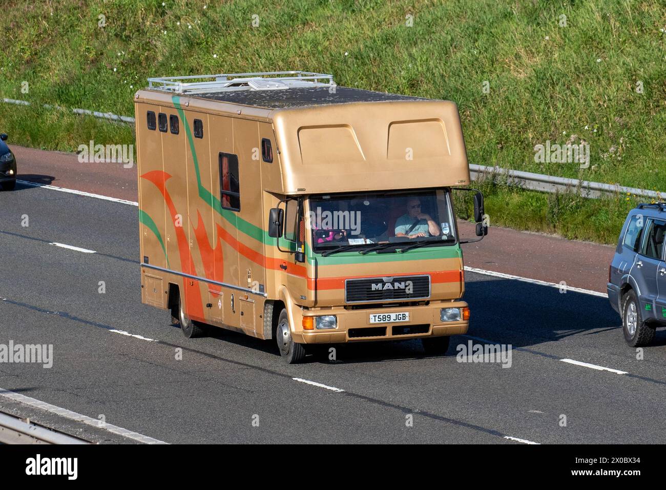 1999 Man L 2000 Horsebox travelling on the M6 motorway UK Stock Photo - Alamy