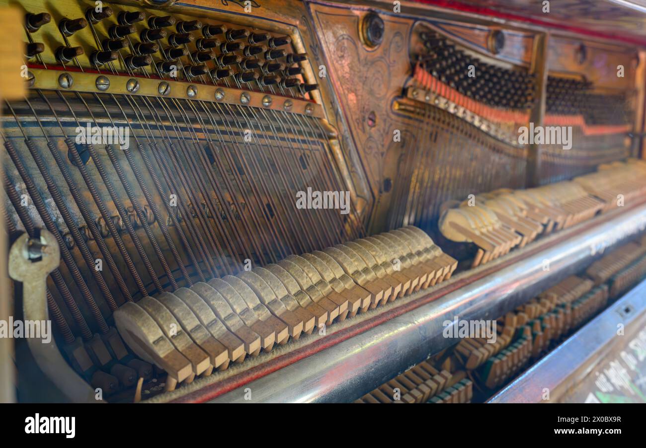 Interior of an old broken piano with defective hammers Stock Photo - Alamy