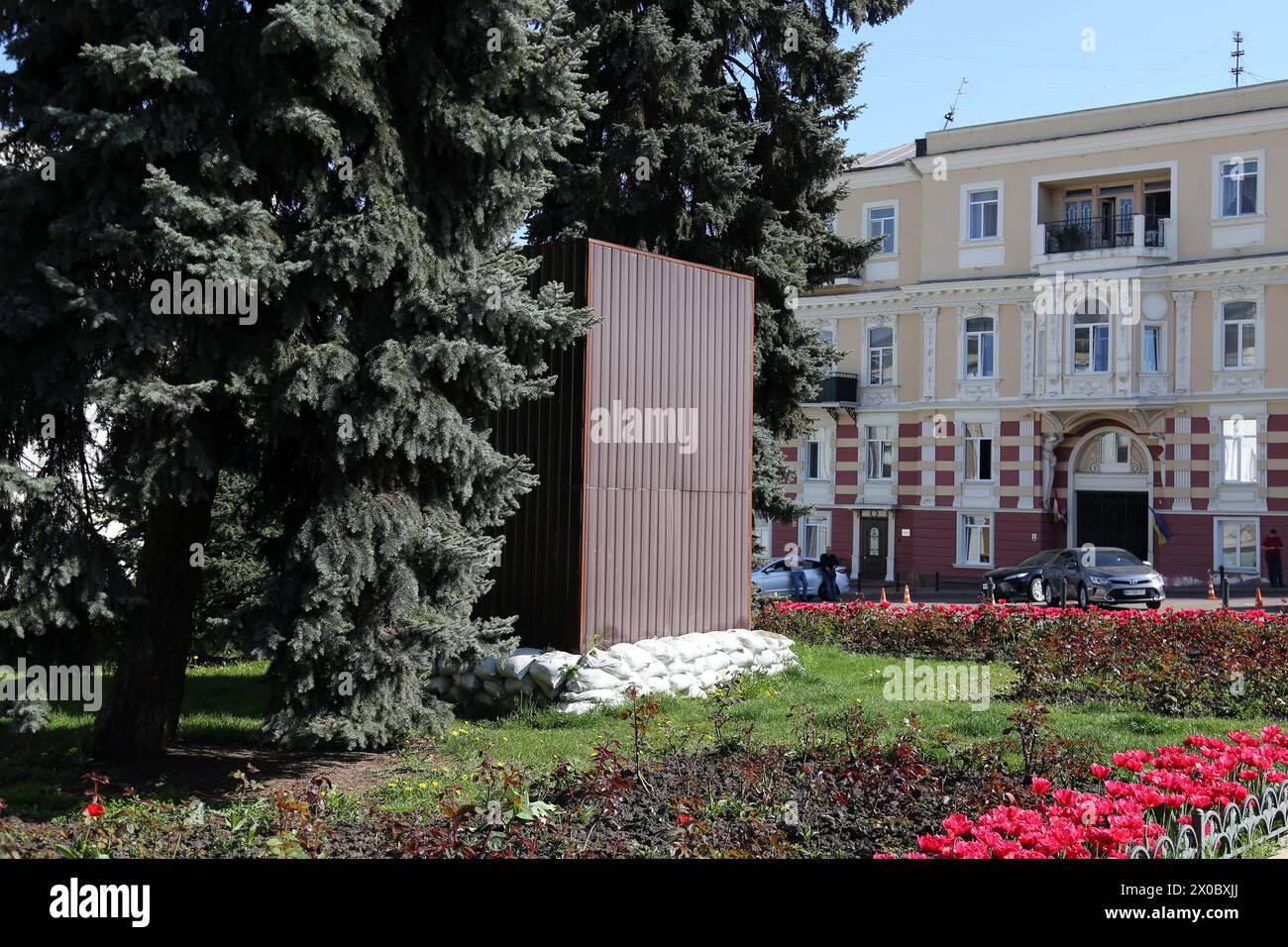 Liberation from nazi occupation sculpture hi-res stock photography and ...