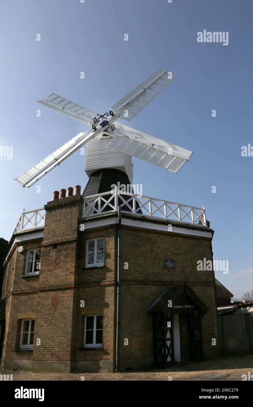 Windmill wimbledon common hi-res stock photography and images - Alamy