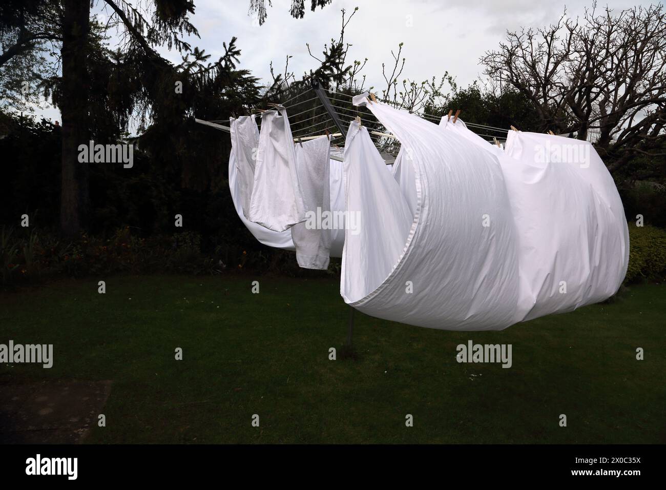 Sheets blowing in the wind hi-res stock photography and images - Alamy