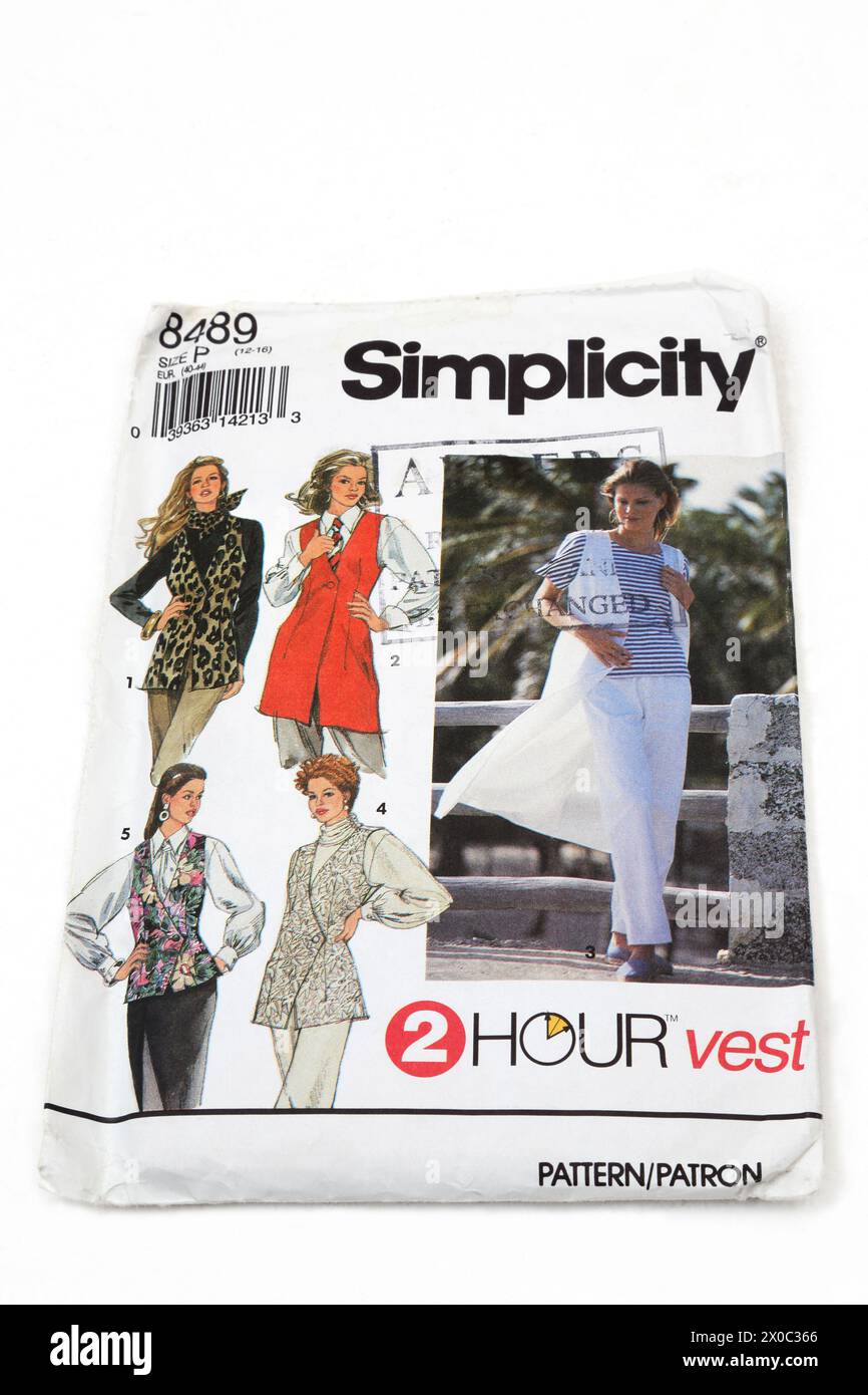 1993 Simplicity Sewing Pattern Package Stock Photo - Alamy