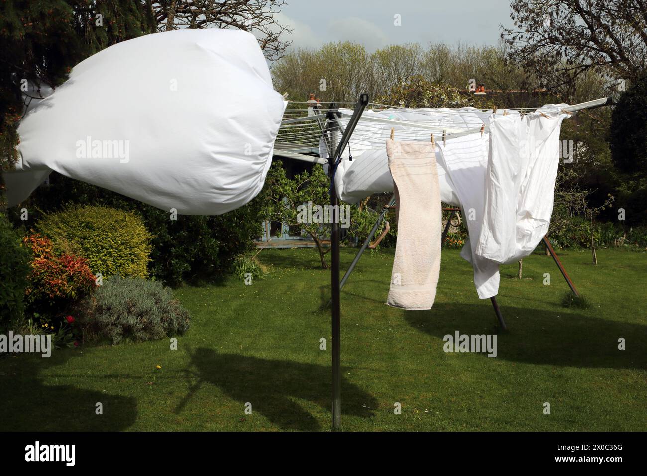 Sheets blowing in the wind hi-res stock photography and images - Alamy