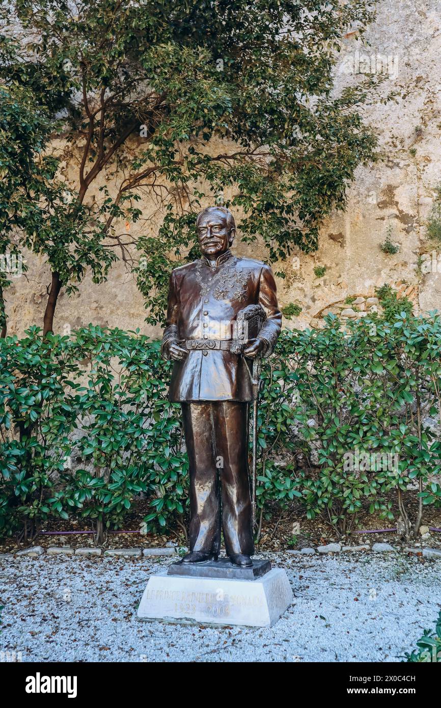 Statue of prince rainier iii of monaco hi-res stock photography and ...