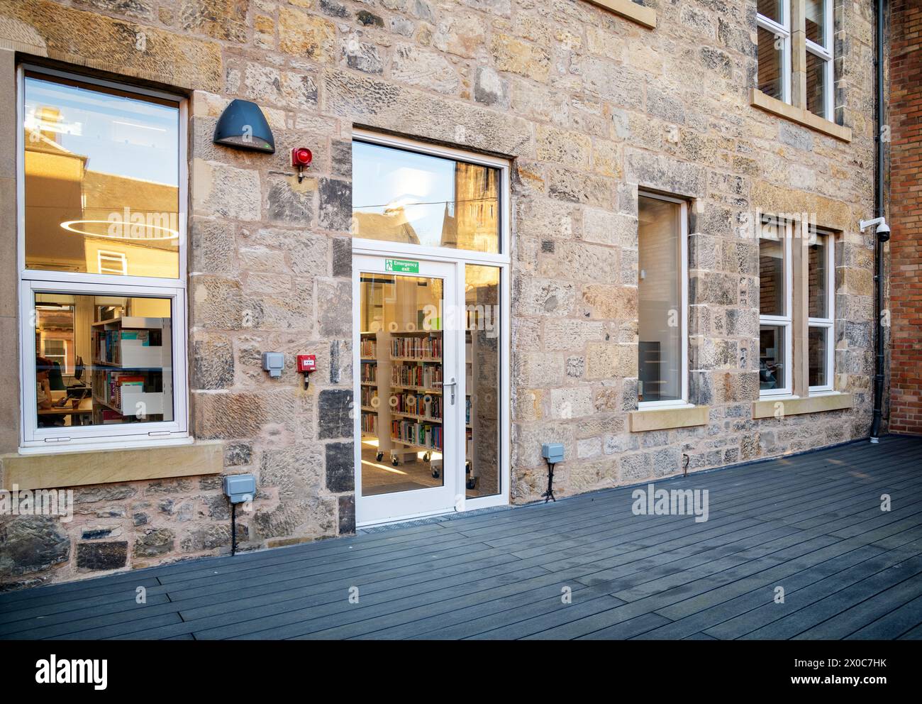 Telling terrace hi-res stock photography and images - Alamy