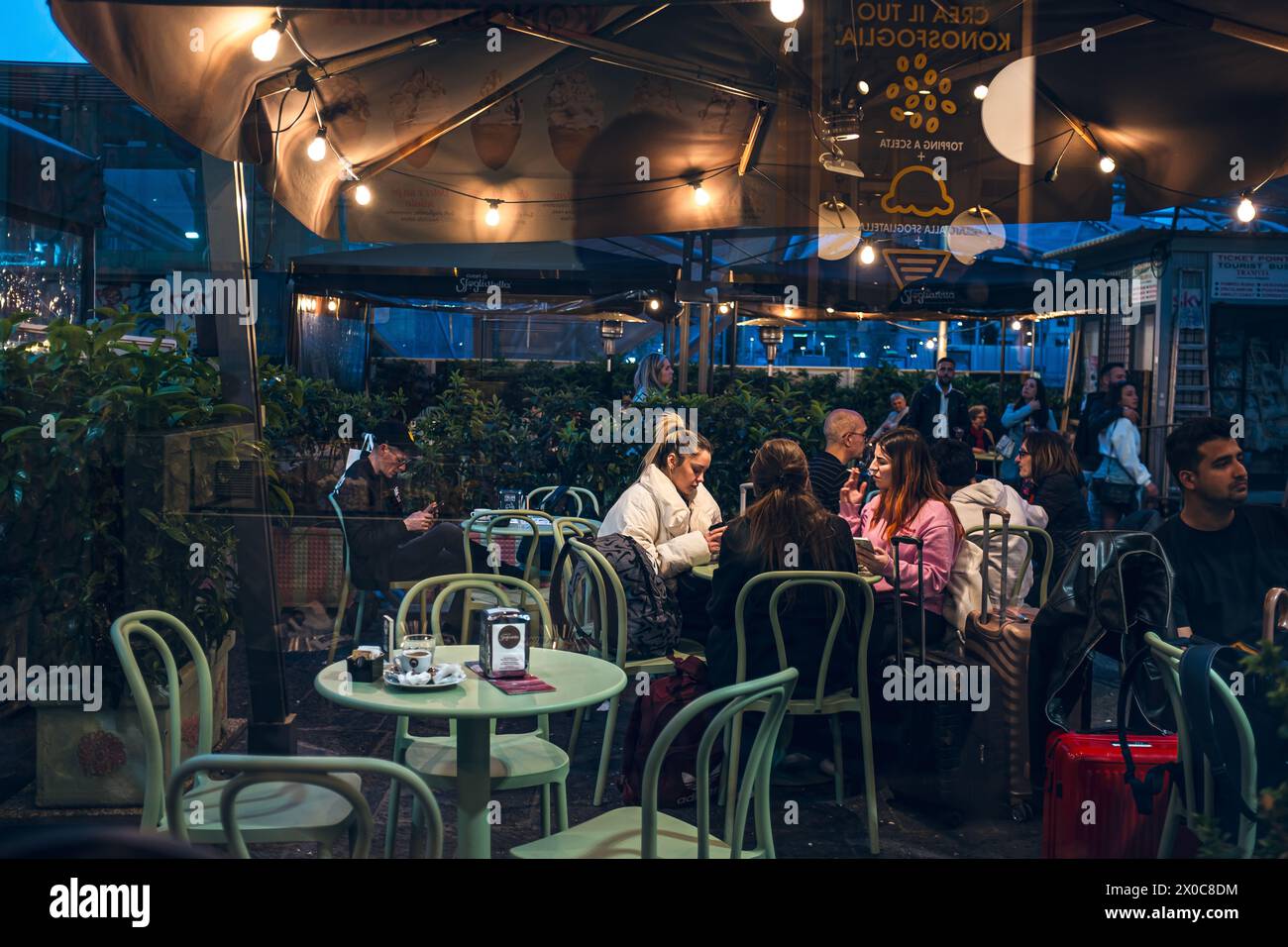 Naples girls hi-res stock photography and images - Alamy