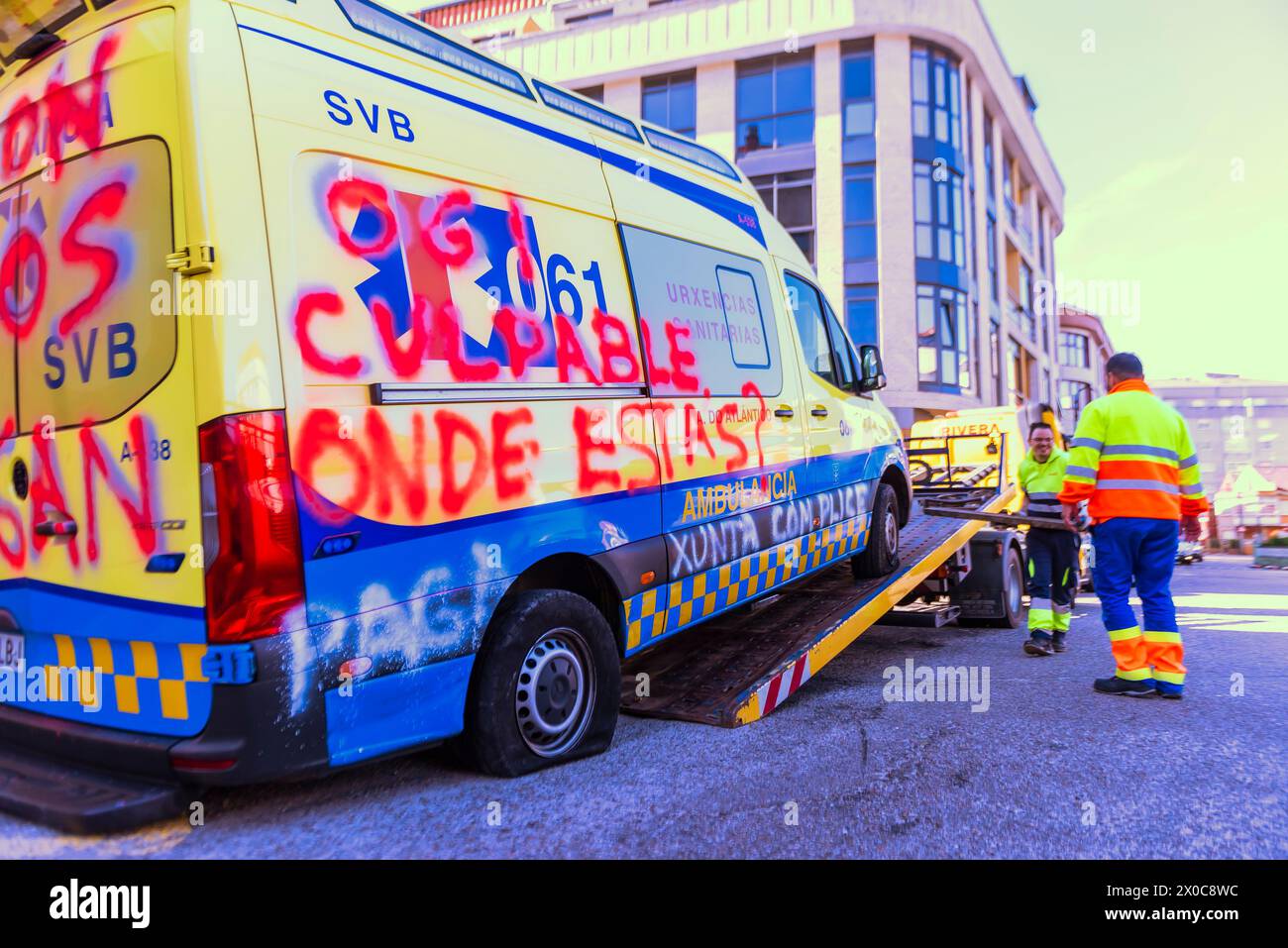 Ambulance only sign hi-res stock photography and images - Alamy