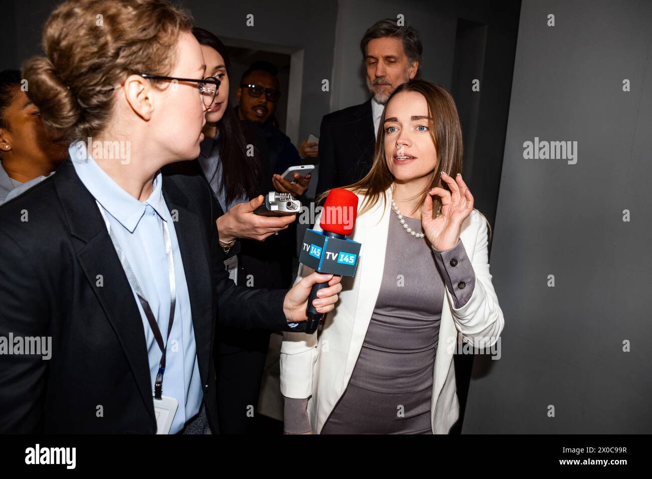 Tracking shot woman walking in hi-res stock photography and images - Alamy