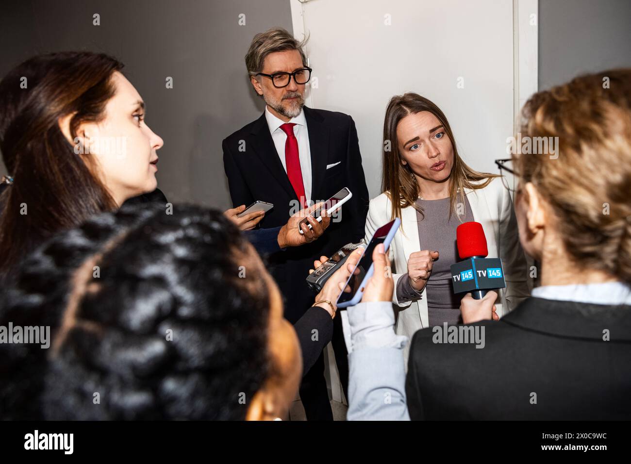 Surrounded by crowd hi-res stock photography and images - Alamy