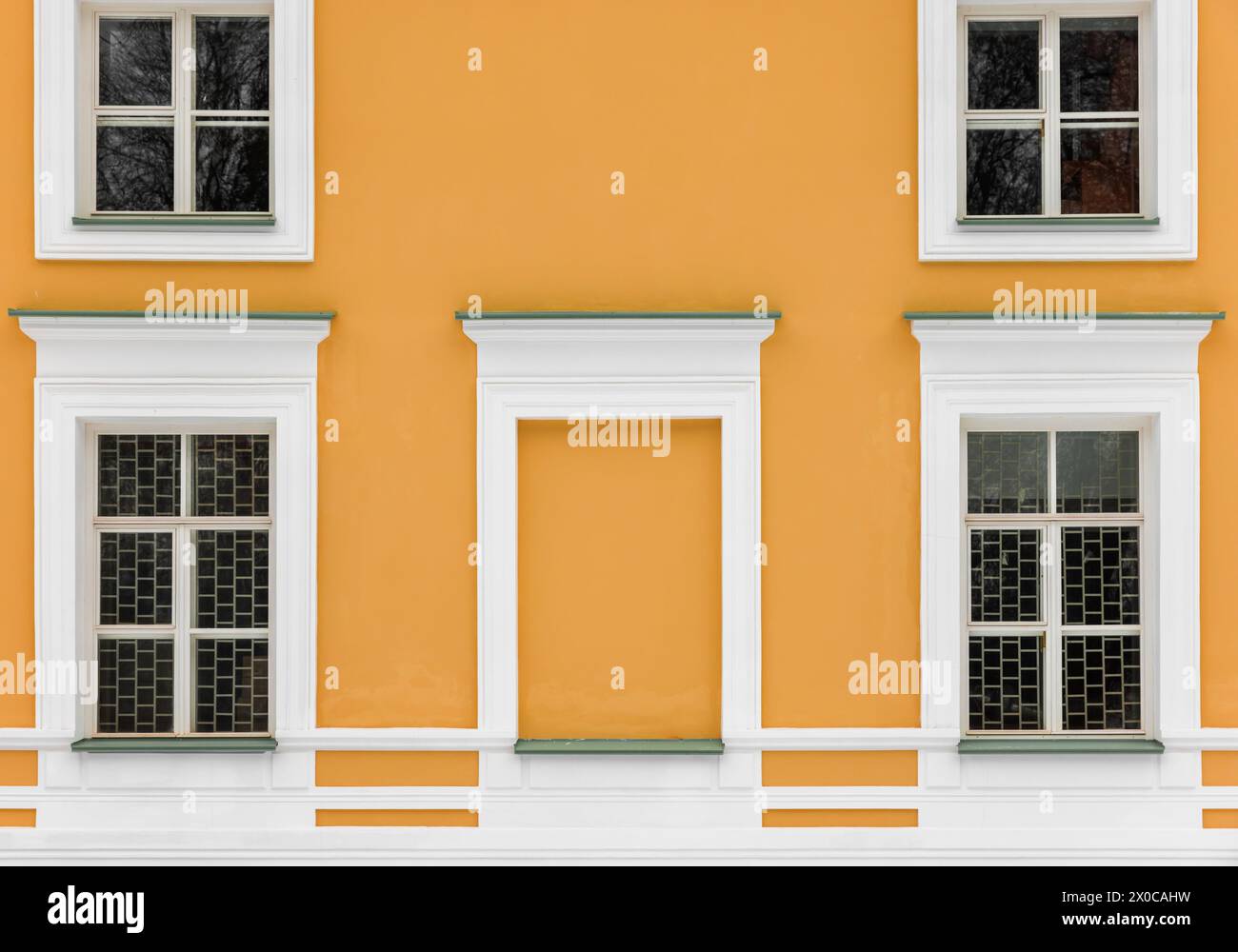Yellow window frames hi-res stock photography and images - Alamy