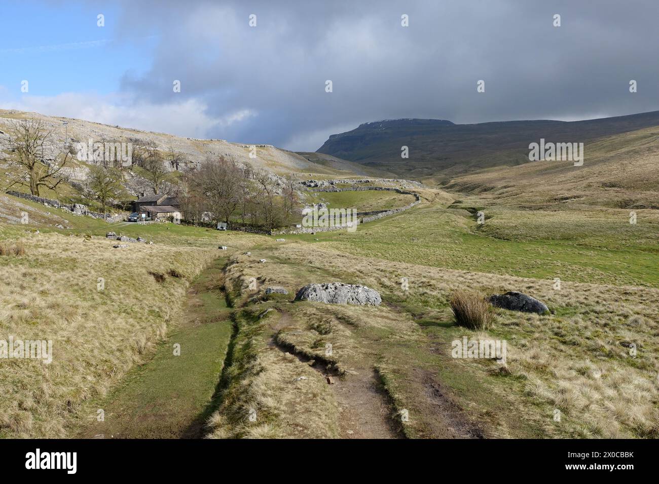 Crina Bottom Farm by Fell Lane from Ingleton to towards Ingleborough ...