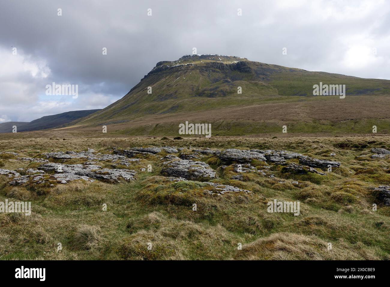 Limestone Pavements and the Black Shiver Crags on Ingleborough Mountain ...