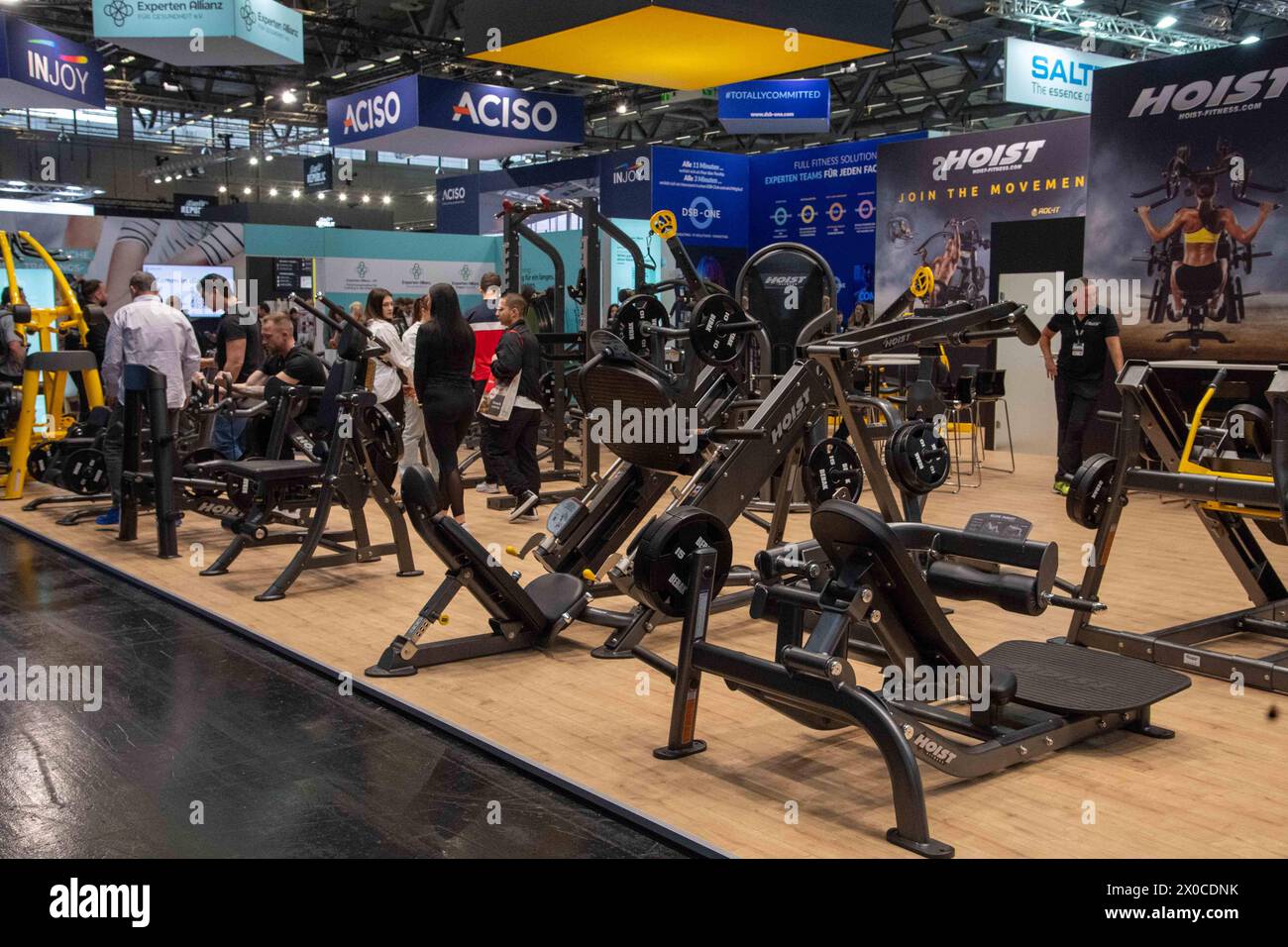 Besucher mit Fitnessgeraeten, allgemein, feature, Randmotiv, Symbolfoto ...