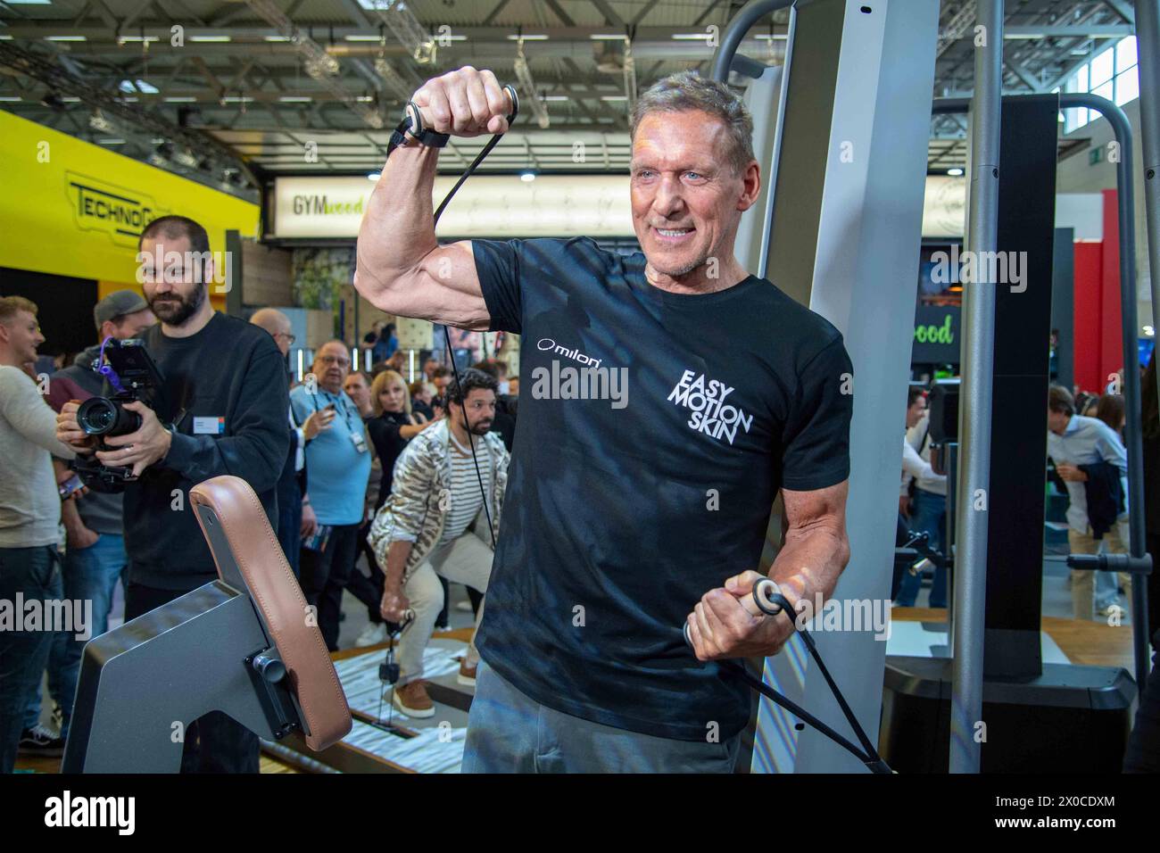 Ralf MOELLER, Möller, Bodybuilder und Schauspieler, trainiert an einem ...