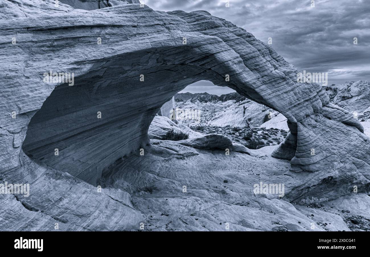 Arch rock valley fire hi-res stock photography and images - Alamy