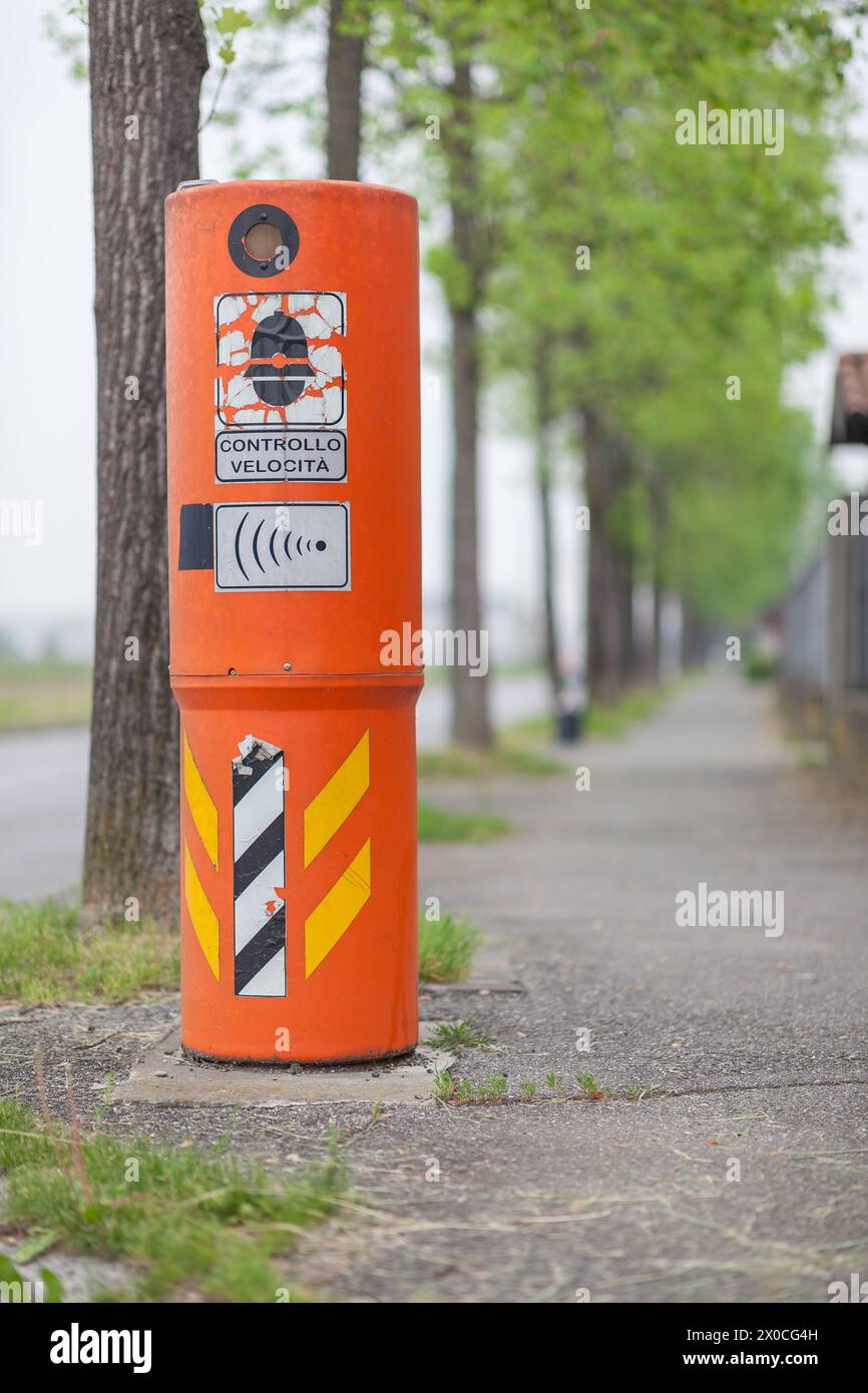 Italian police speed check hi-res stock photography and images - Alamy