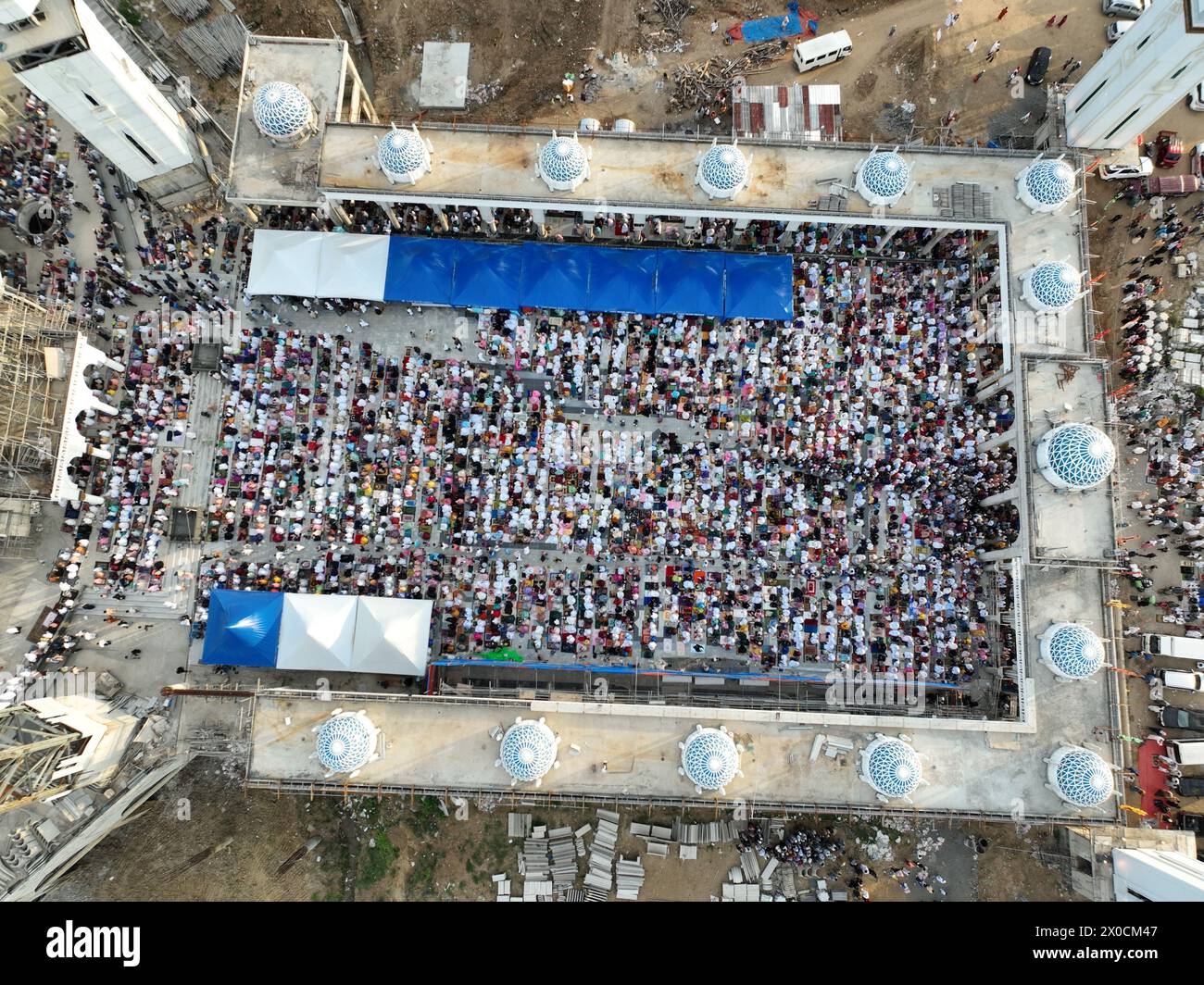 Zamboanga City, Philippines. 10th Apr, 2024. Thousands of Muslims ...