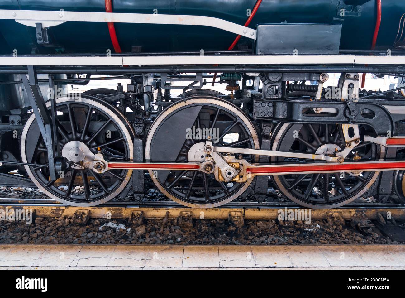 Close up of train wheels hi-res stock photography and images - Alamy