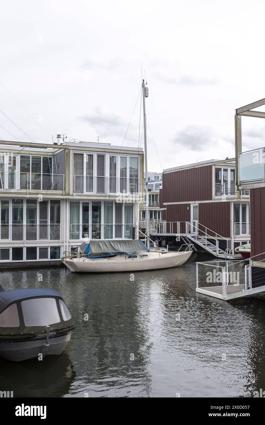 Floating houses in ijburg amsterdam hi-res stock photography and images ...