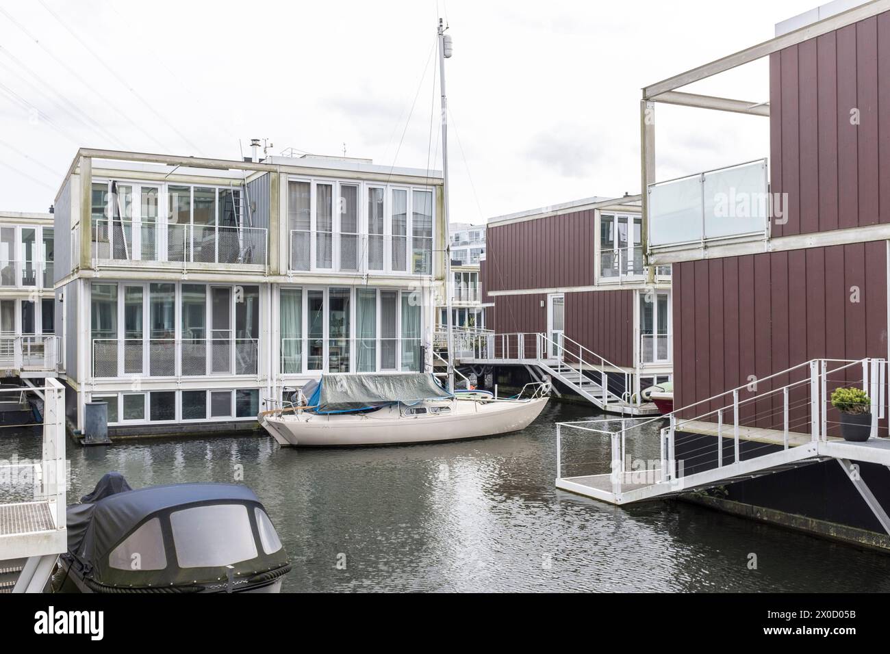 Floating houses in ijburg amsterdam hi-res stock photography and images ...