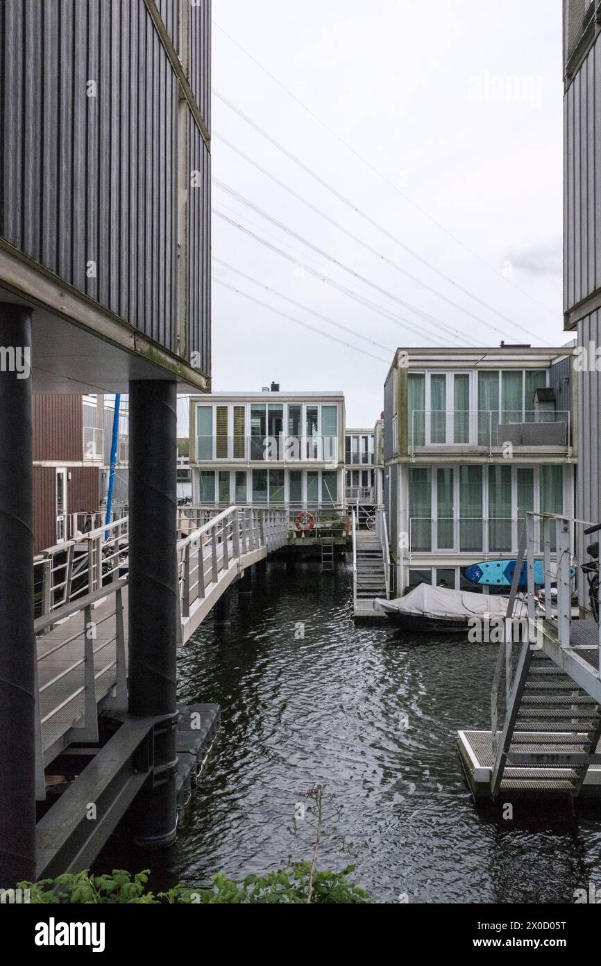 Floating homes and houses in the Waterbuurt (Water District) of Ijburg ...