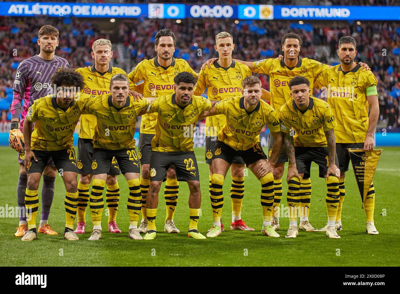 MADRID, SPAIN - APRIL 10: The Borussia Dortmund team line up for a ...
