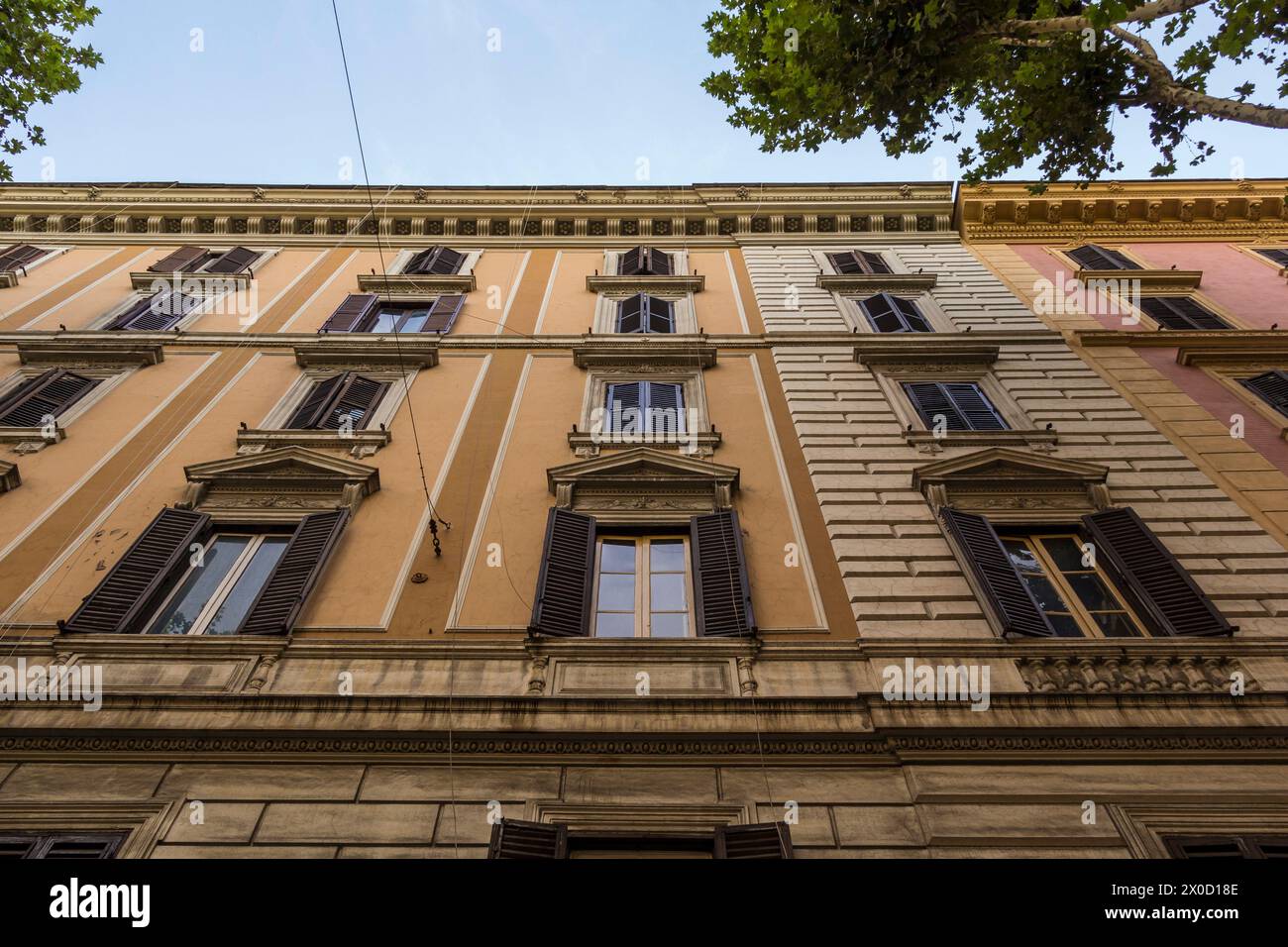 Random building in Rome Stock Photo - Alamy