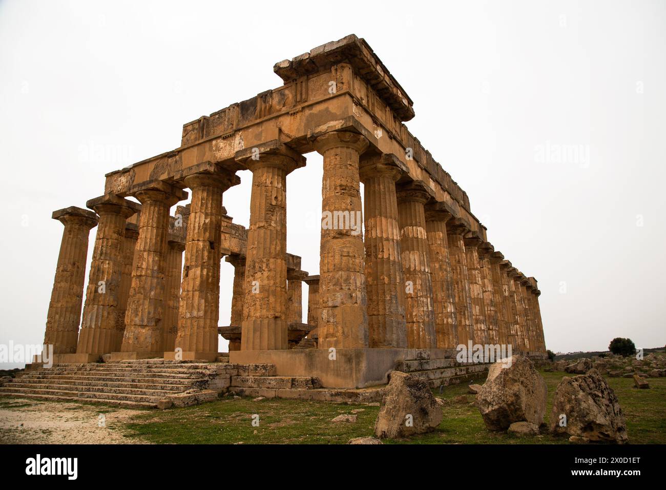 Doric Greek temples in Selinunte Archaeological Park, Sicily Stock ...