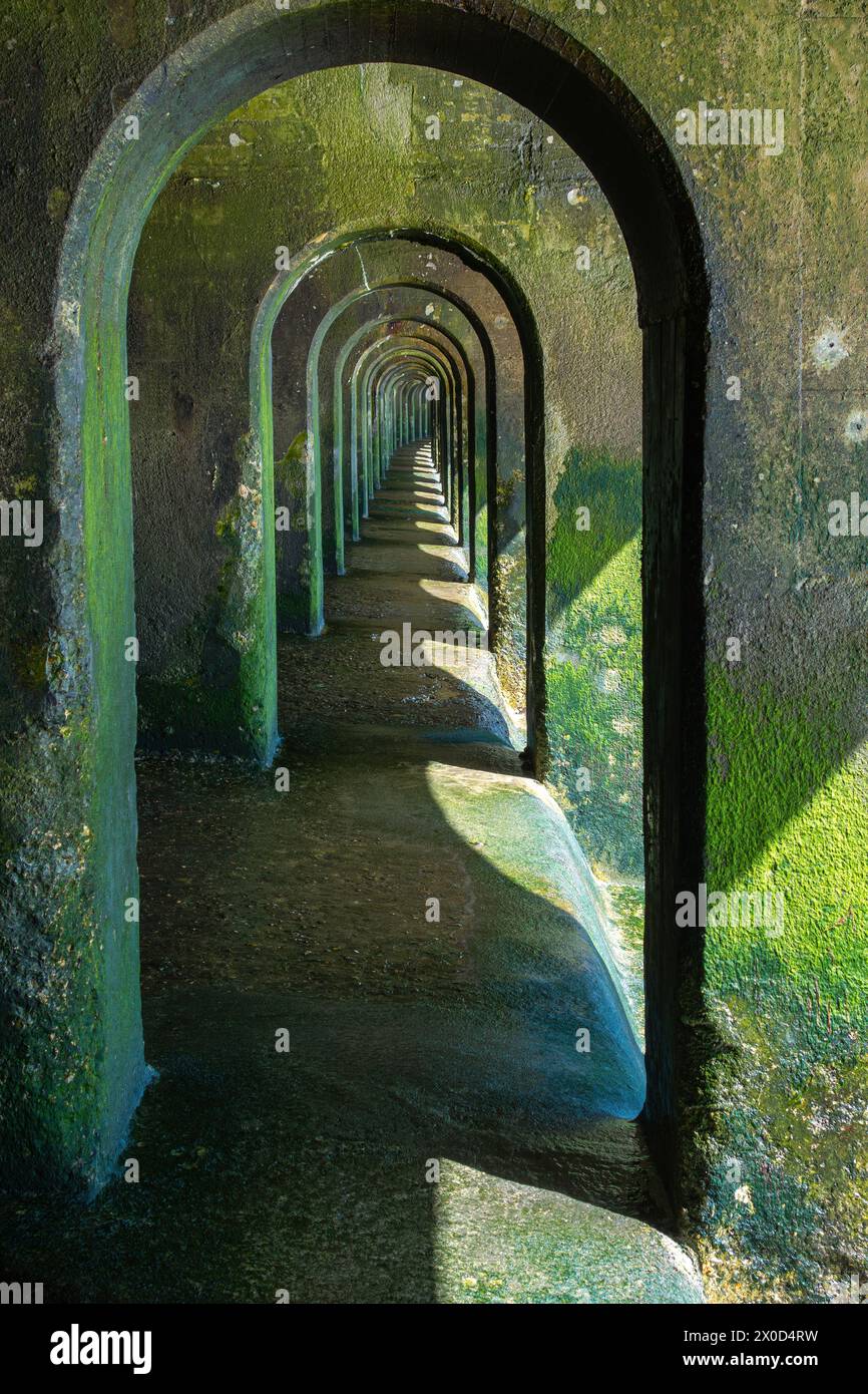 84 reinforced concrete arches hi-res stock photography and images - Alamy