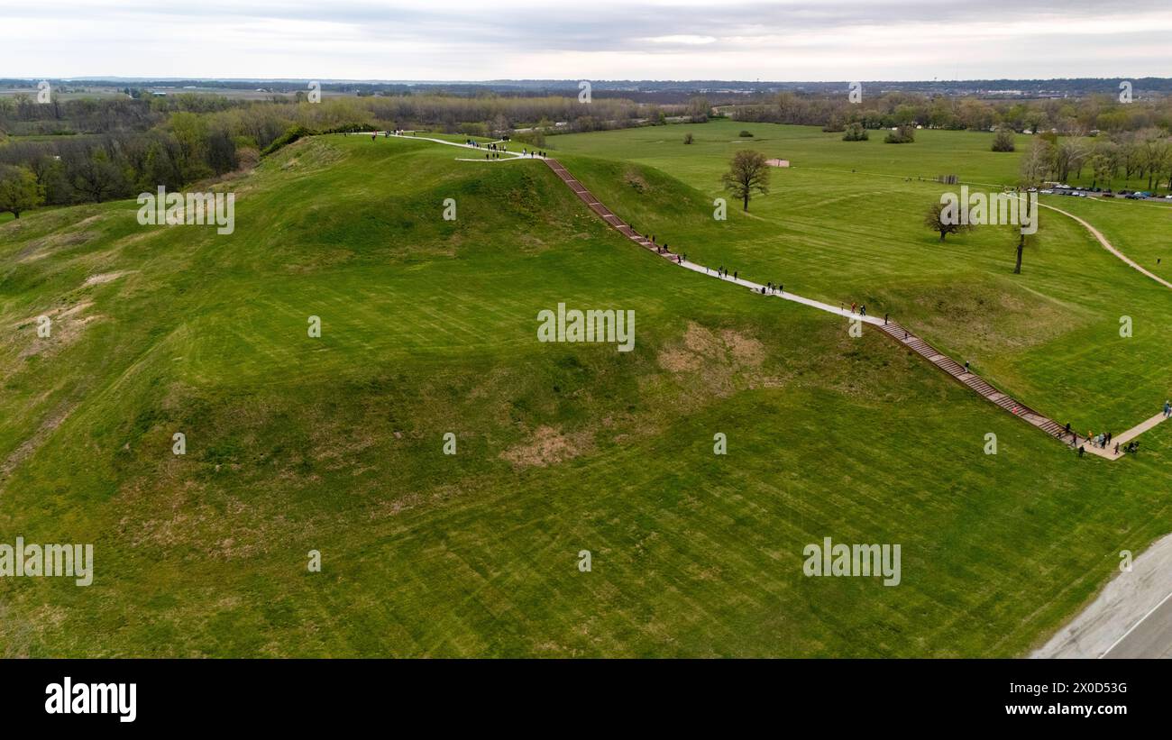 Monks mound aerial hi-res stock photography and images - Alamy