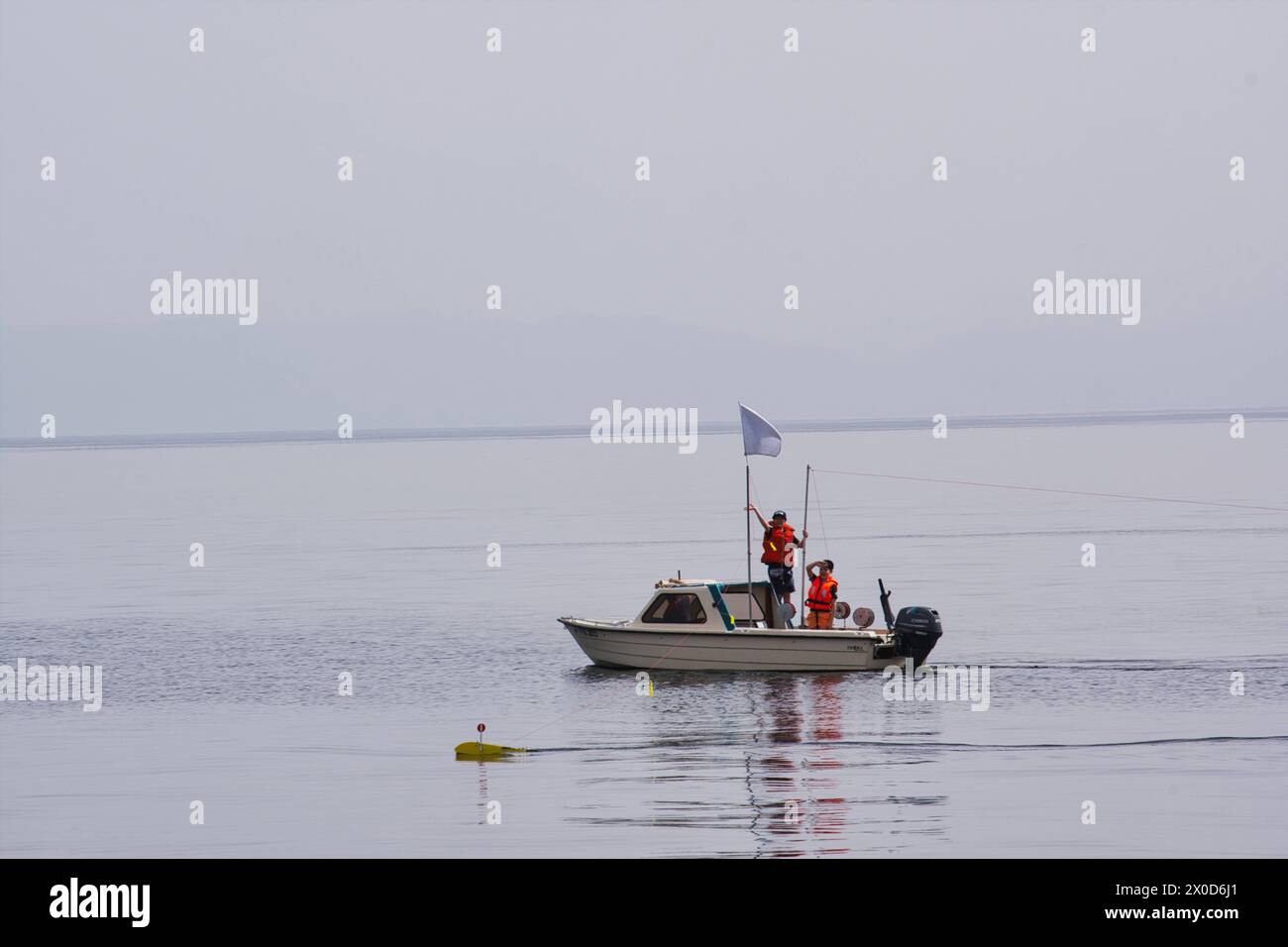 Fischerboot auf dem Bodensee mit gesetzter weisser Flagge *** Fishing ...