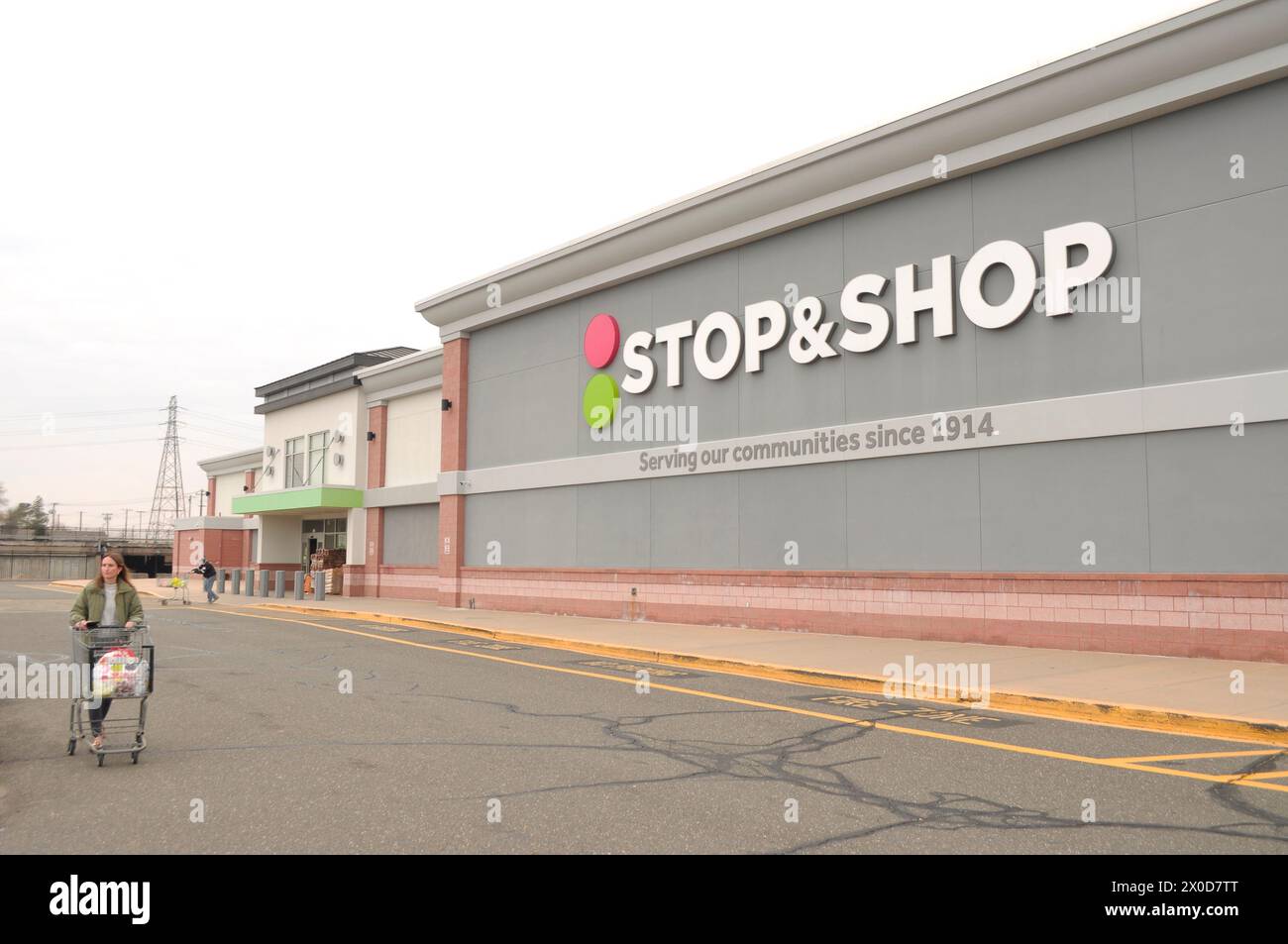 Stop and shop supermarket hi-res stock photography and images - Alamy