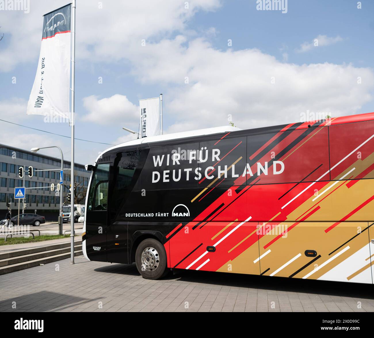 Muenchen GER, Mannschaftsbus Deutsche Fussball Nationalmannschaft zur ...