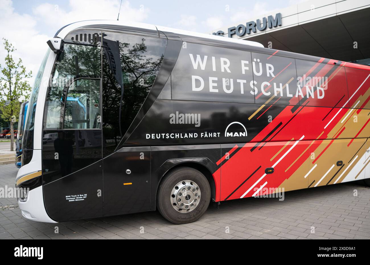 Muenchen GER, Mannschaftsbus Deutsche Fussball Nationalmannschaft zur ...