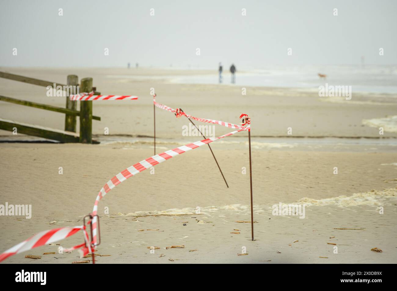 St. Peter Ording, Germany. 11th Apr, 2024. Flutter tape can be seen at ...