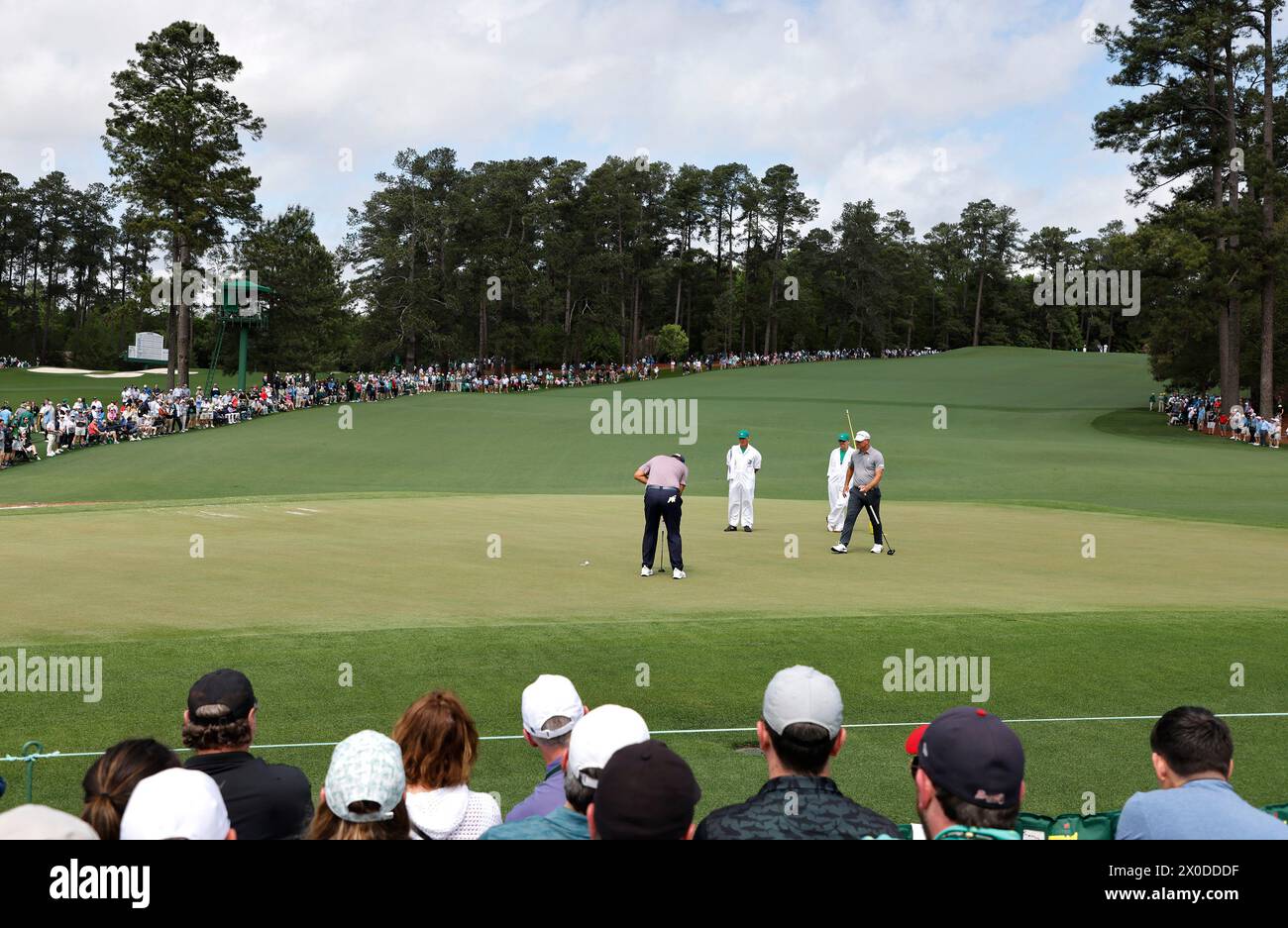 Augusta, United States. 11th Apr, 2024. Lucas Glover putts on the ...