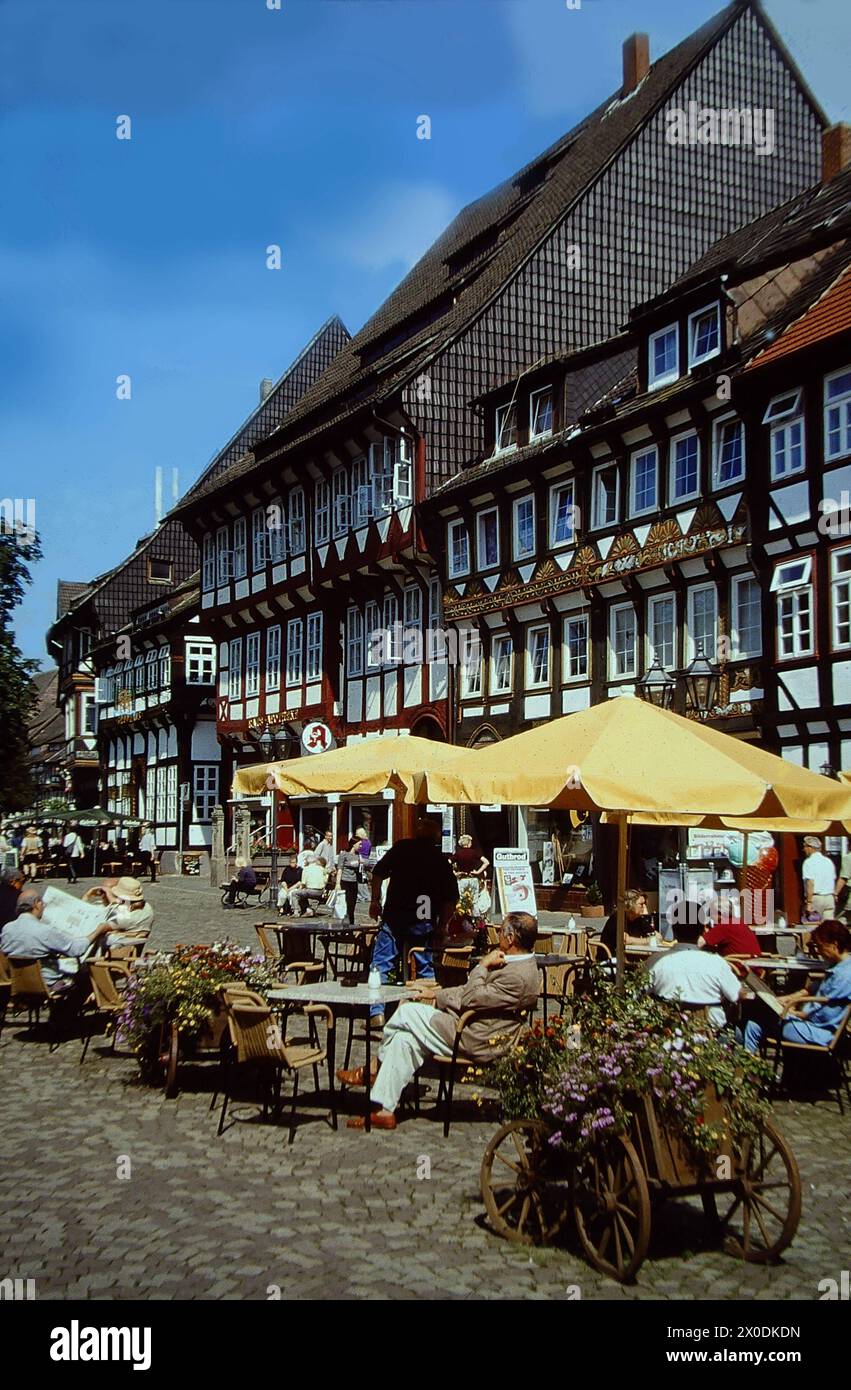Blick auf historische Fachwerkgebaeude am Marktplatz in Einbeck Einbeck ...