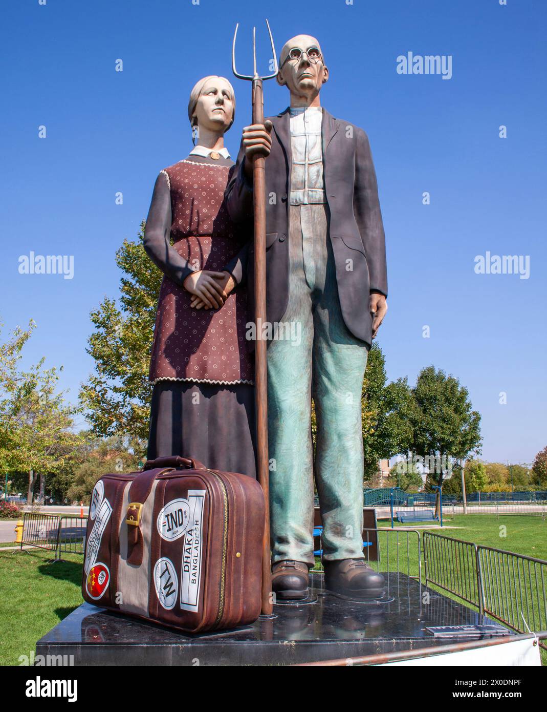 American Gothic Statue in Saginaw, Michigan Stock Photo - Alamy