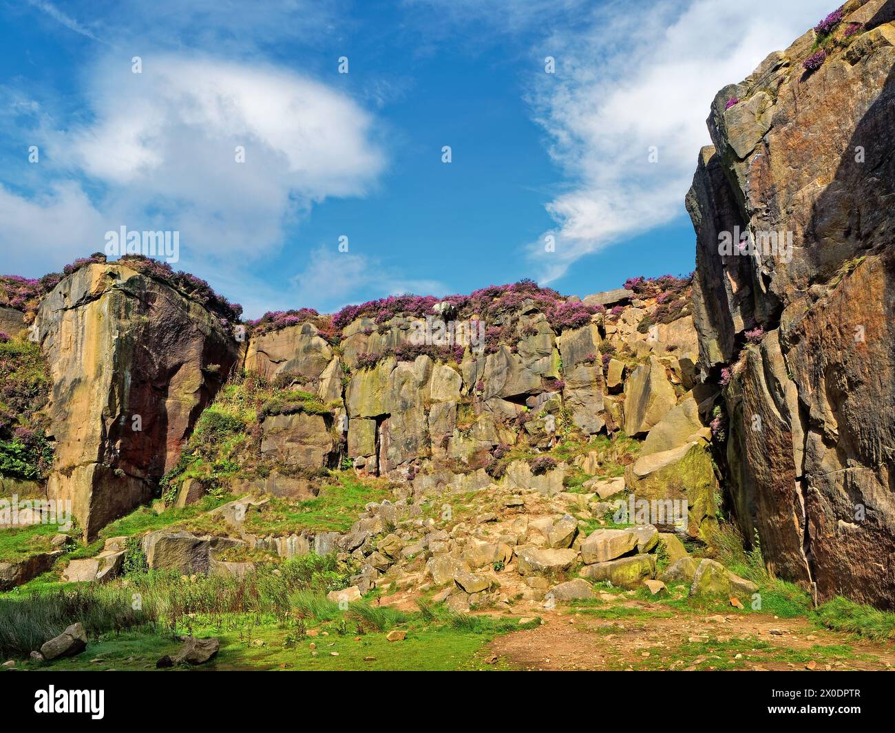 UK, West Yorkshire, Ilkley, Ilkley Moor, Ilkley Quarry Stock Photo - Alamy