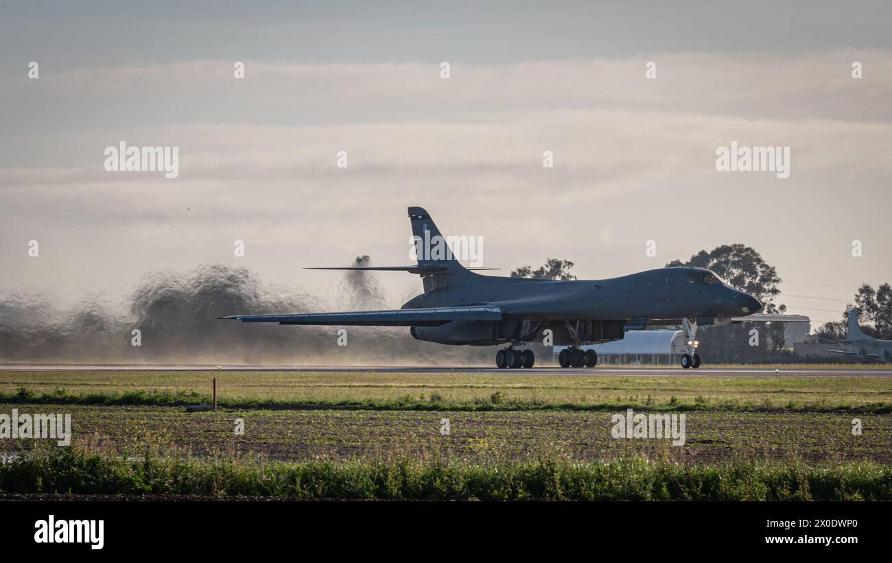 A B-1B Lancer with the 9th Expeditionary Bomb Squadron from Dyess Air ...