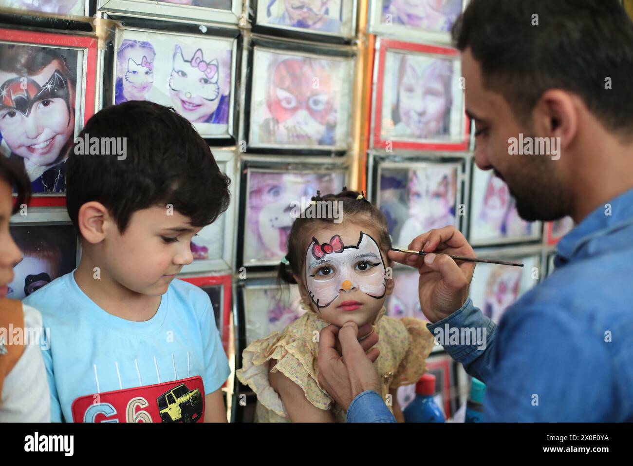 Ziyouna, Iraq. 11th Apr, 2024. Citizens flock to Zayouna Games City on ...