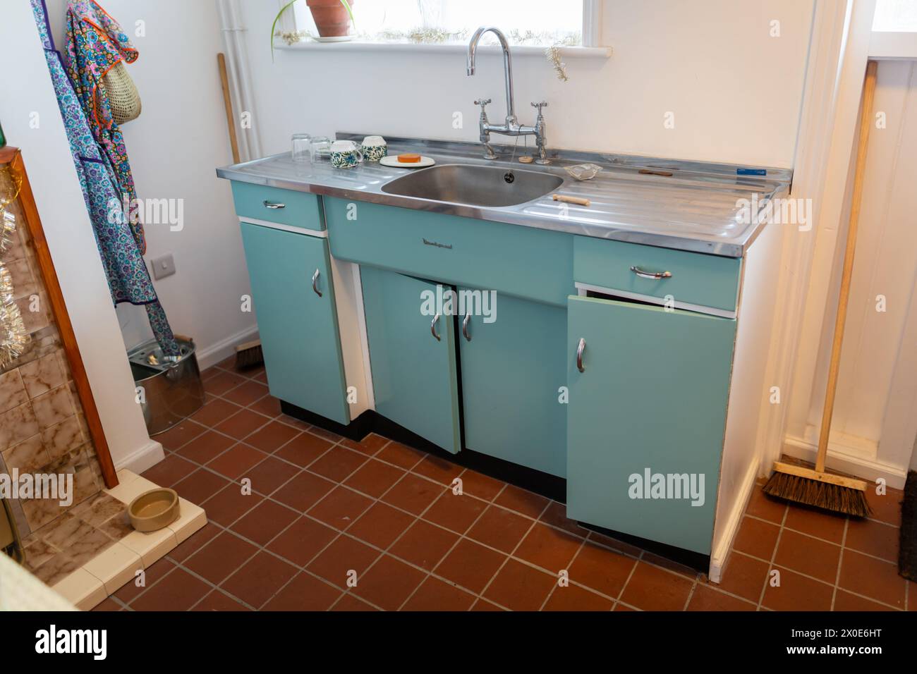 Council house 1950's hi-res stock photography and images - Alamy