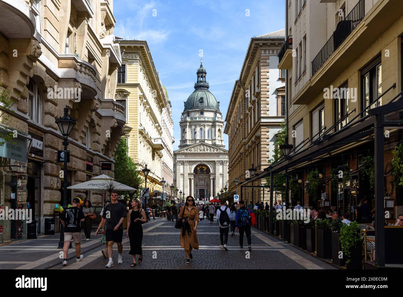 Saint Stephen's Basilica seen from Zrinyi utca with tourists Stock ...