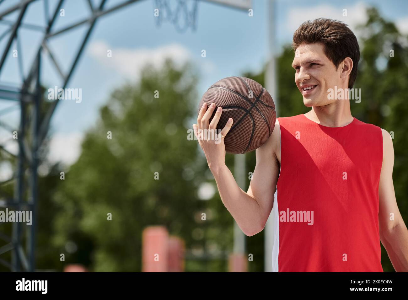 Street hoops ball hi-res stock photography and images - Alamy