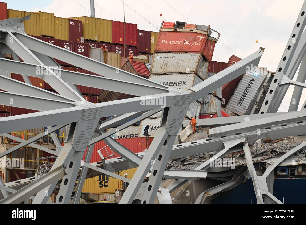 Salvage crews conduct operations onboard M/V Dali to remove wreckage ...