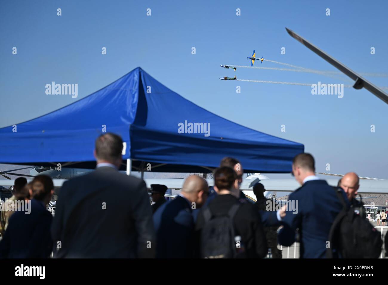 Aircraft fly during the Internacional del Aire y del Espacio (FIDAE ...
