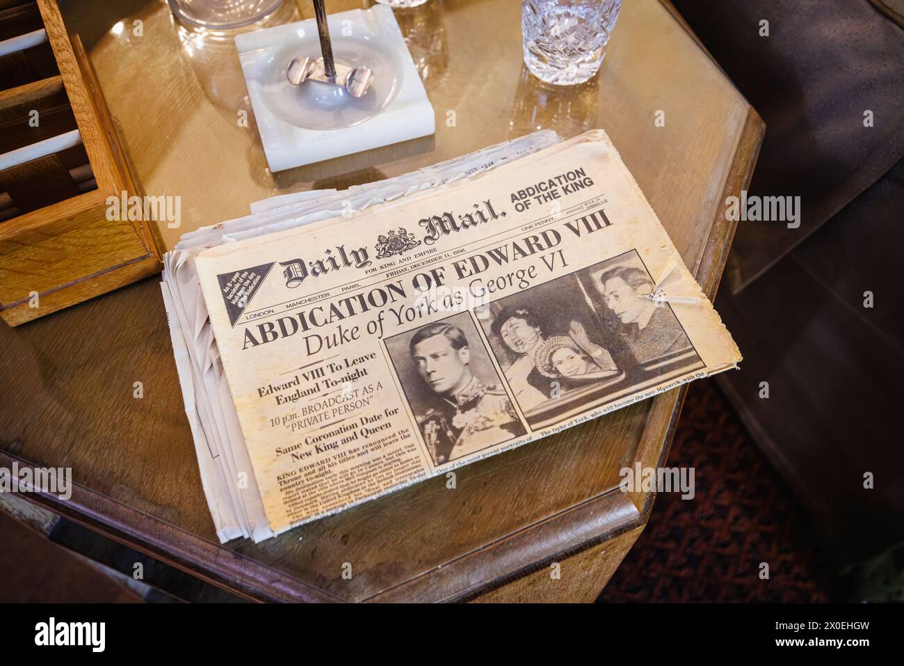 1936 abdication crisis Daily Mail front page newspaper headlines at ...